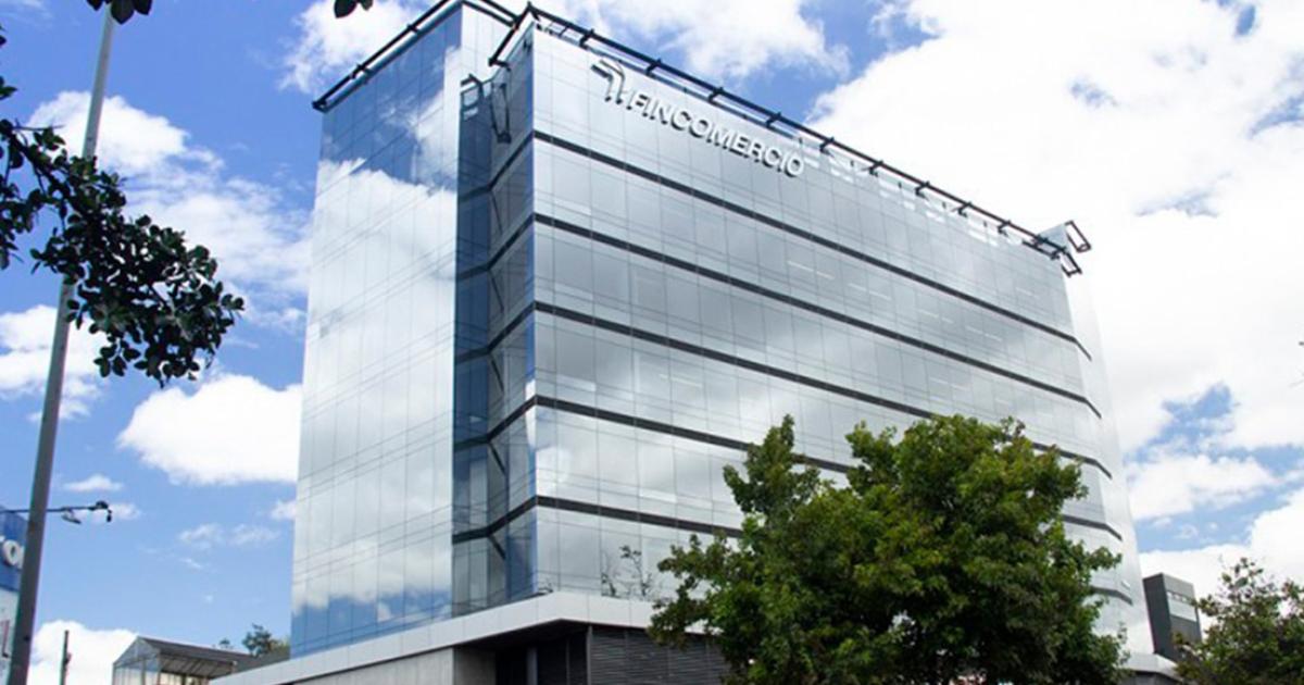 Fincomercio mantiene calificación AA+ y refuerza su solidez