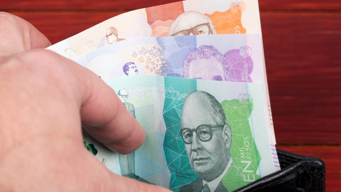 El efectivo domina en Colombia: 75,8 % lo sigue usando en 2025